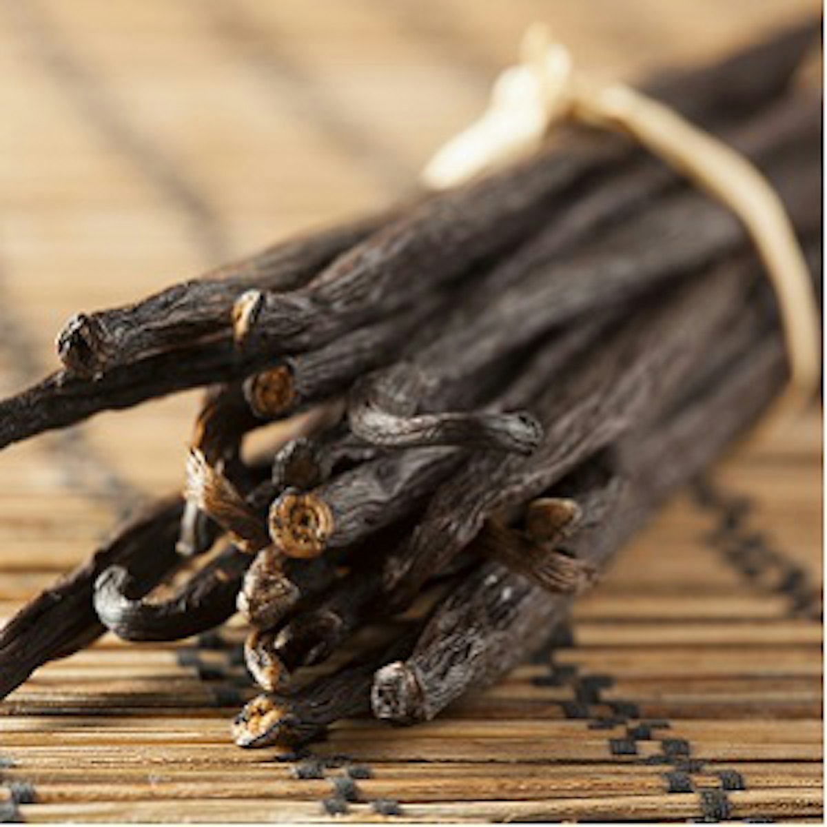 Divanillin: Novel Taste-Active Component of Fermented Vanilla Beans ...